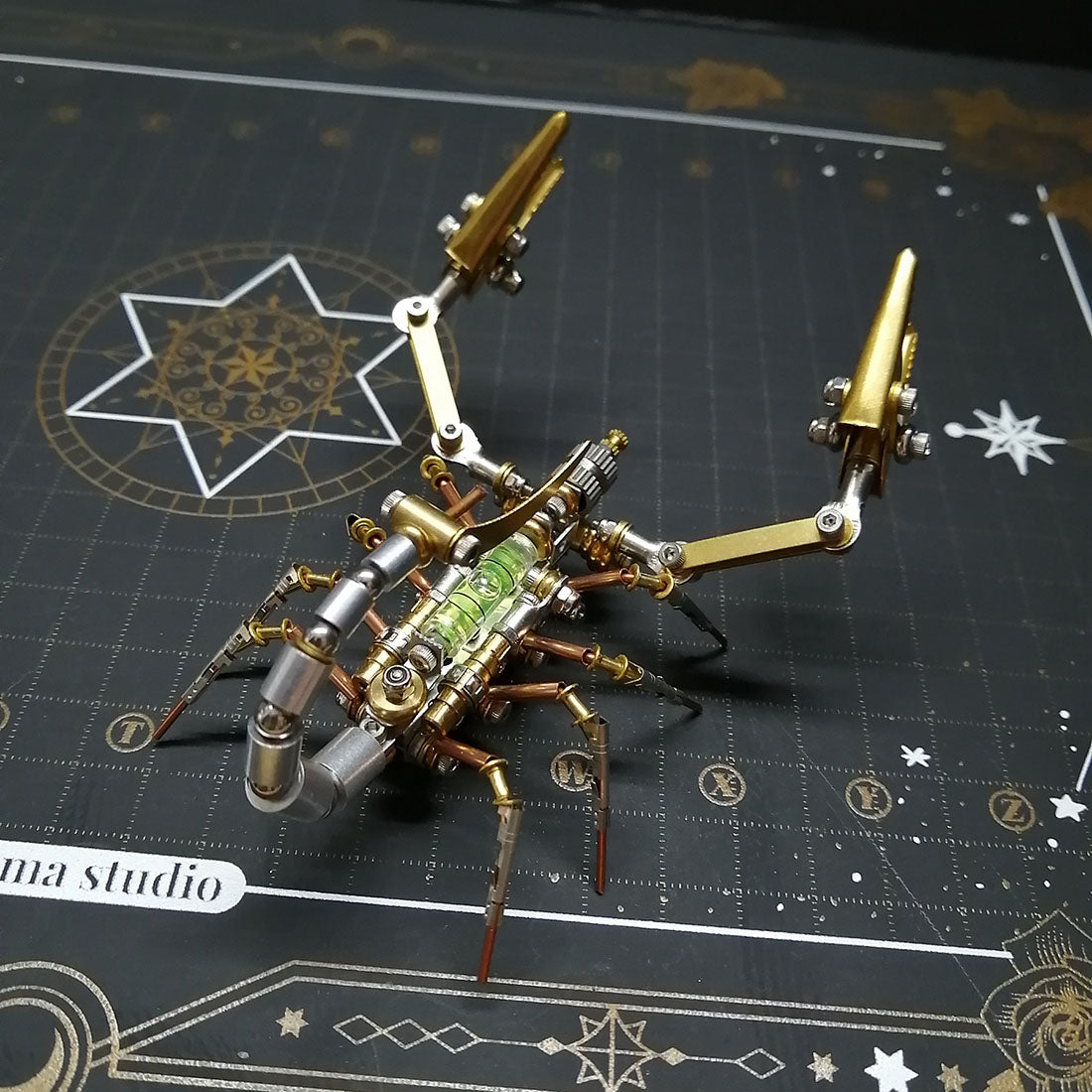 Brass Metal Scorpion Metal Model Kits with Green Lights