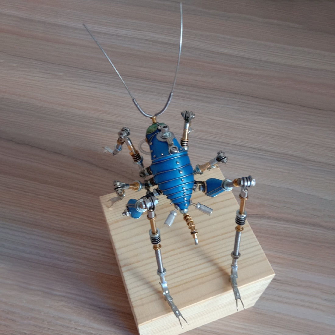 Creative Steampunk 3D Green Cricket Insect Sculpture Assembled Model K