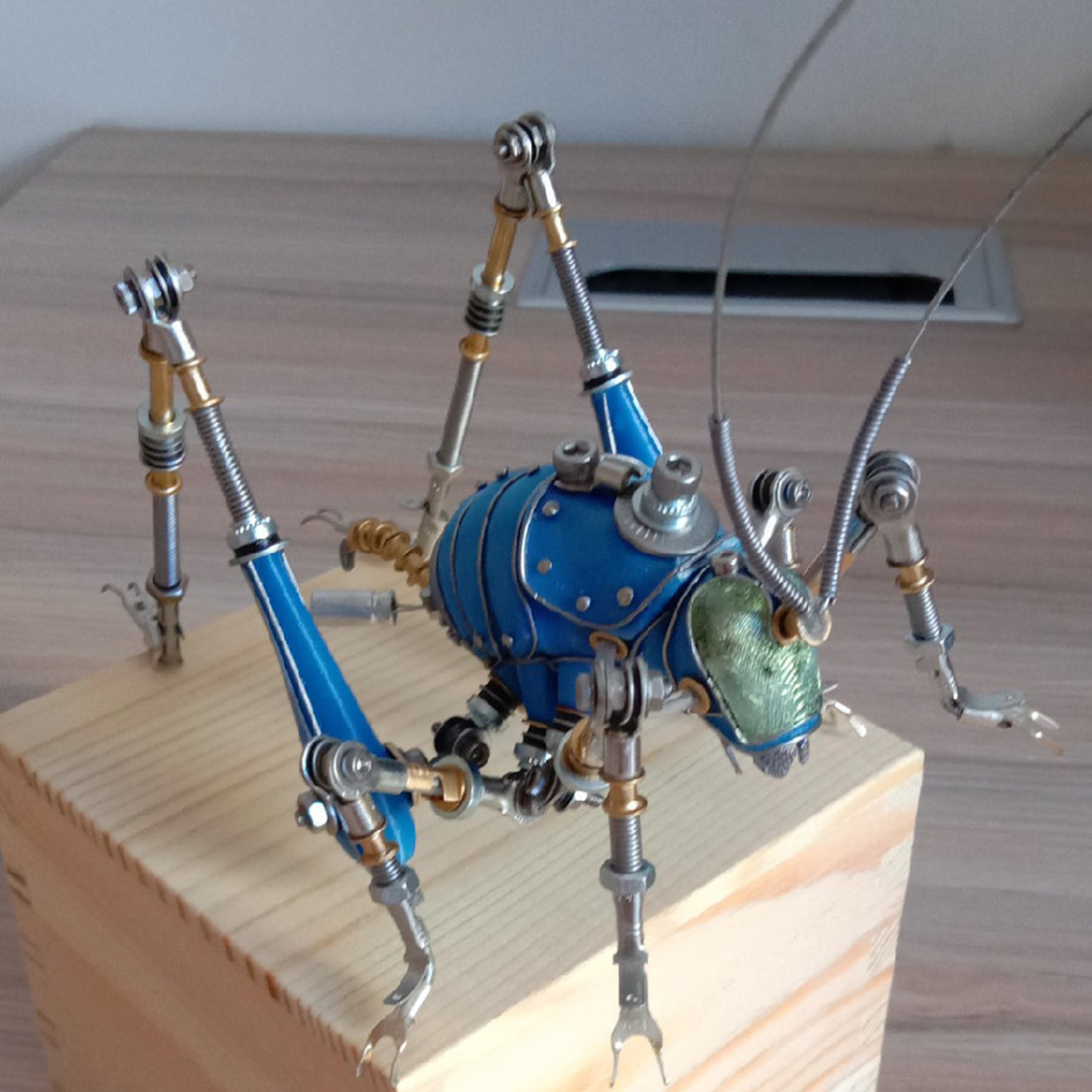 Creative Steampunk 3D Green Cricket Insect Sculpture Assembled Model K
